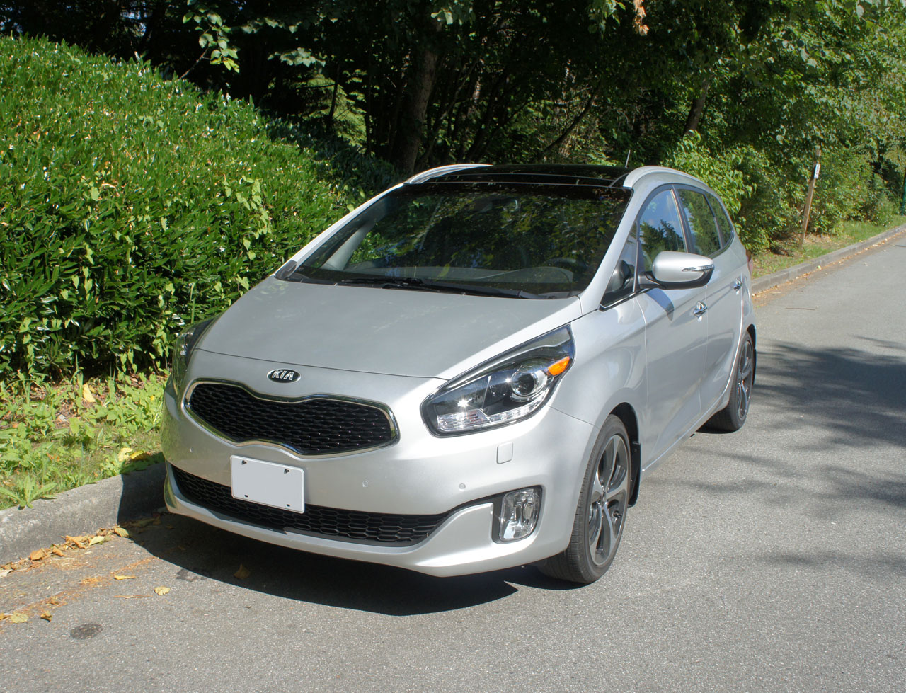 2014 Kia Rondo EX Luxury Road Test Review | The Car Magazine