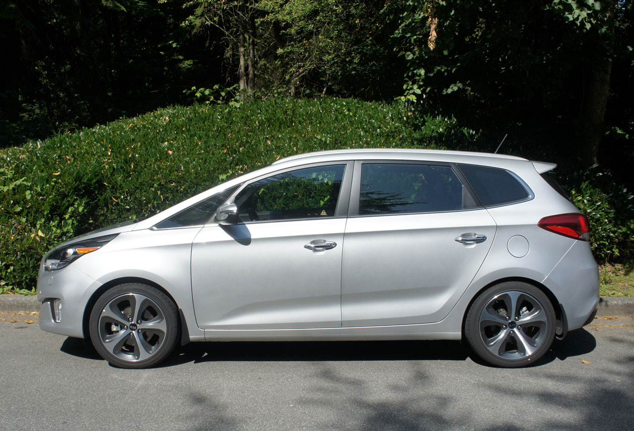 2014 Kia Rondo EX Luxury Road Test Review | The Car Magazine