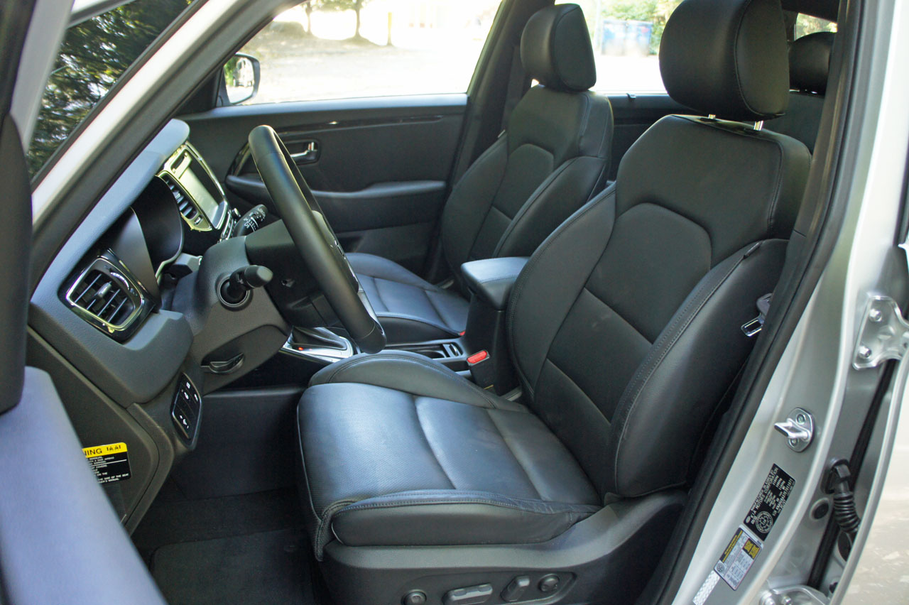 2014 Kia Rondo EX Luxury Road Test Review | The Car Magazine