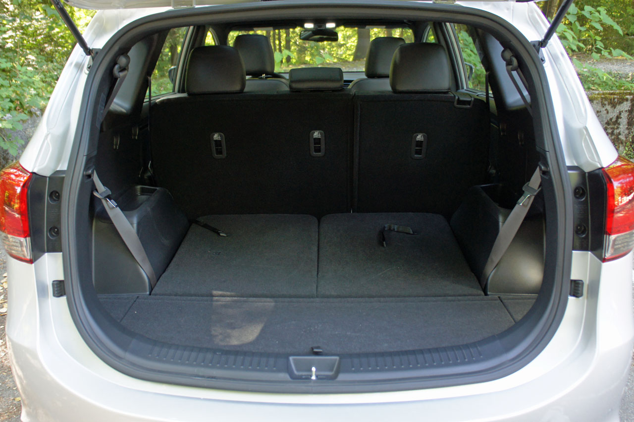 2014 Kia Rondo EX Luxury Road Test Review | The Car Magazine