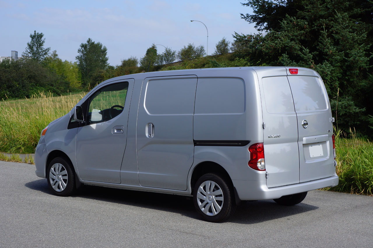 2014 Nissan NV200 Compact Cargo SV Road Test Review | The Car Magazine