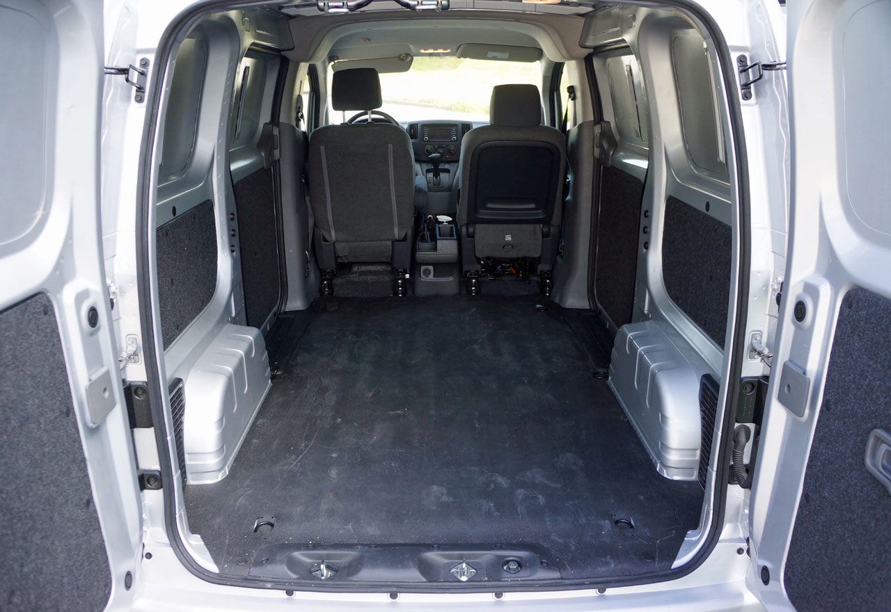 2014 Nissan NV200 Compact Cargo SV Road Test Review | The Car Magazine
