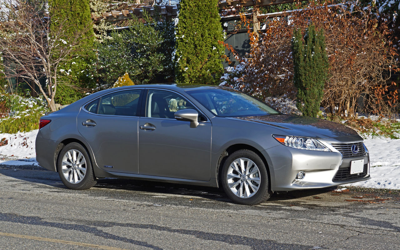 2015 Lexus ES 300h Executive Road Test Review | The Car Magazine