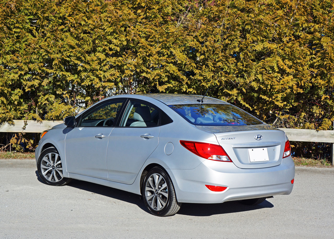 2015 Hyundai Accent Sedan GLS Road Test Review | The Car Magazine 2015 Hyundai Accent Sedan GLS Road Test Review | The Car Magazine