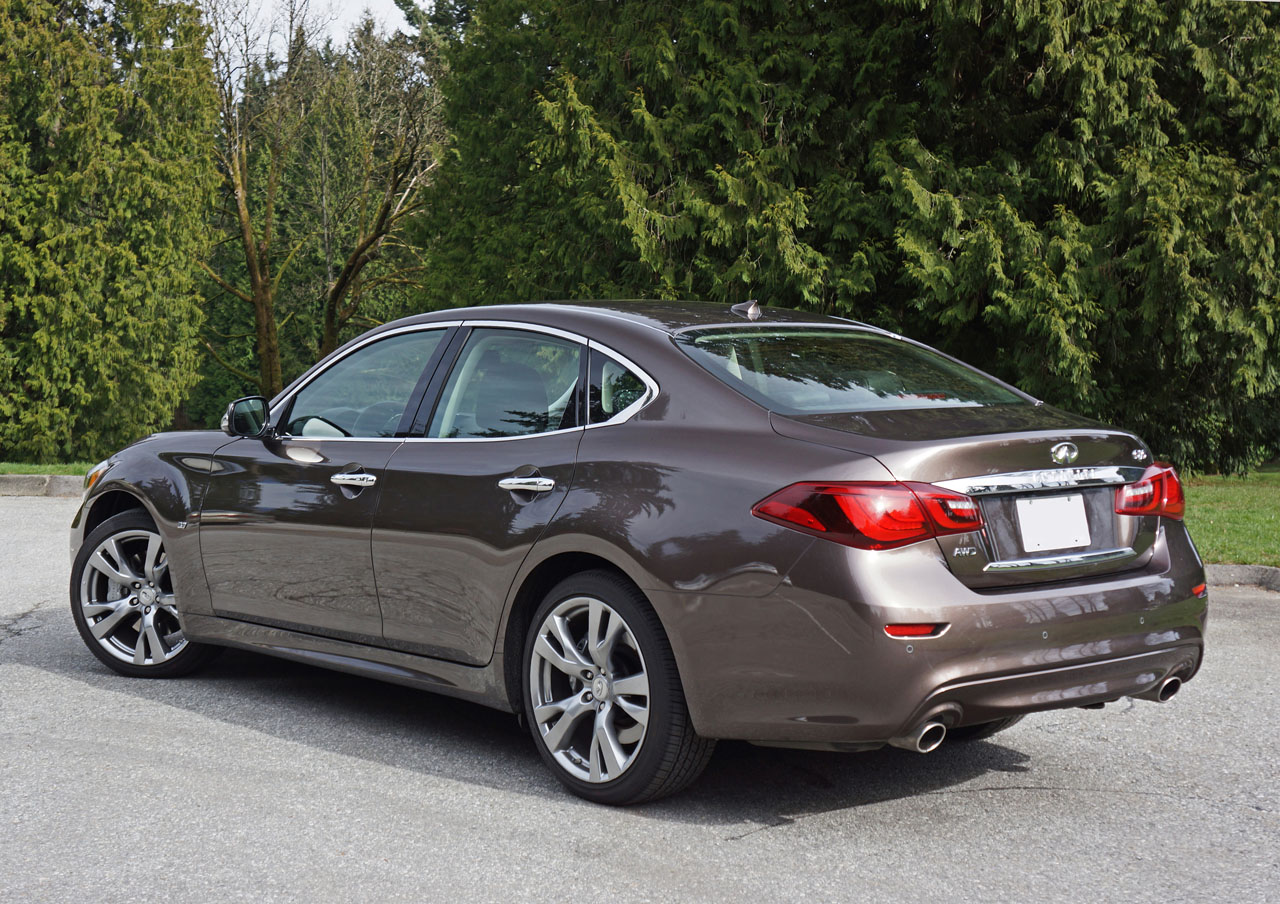 2015 Infiniti Q70 3.7 AWD Road Test Review | The Car Magazine