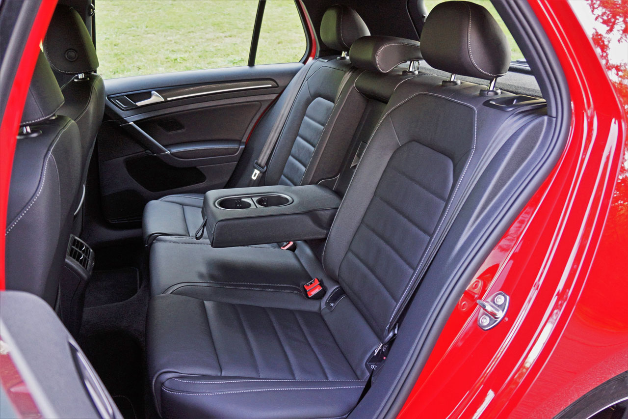 2017 Volkswagen Golf R | The Car Magazine