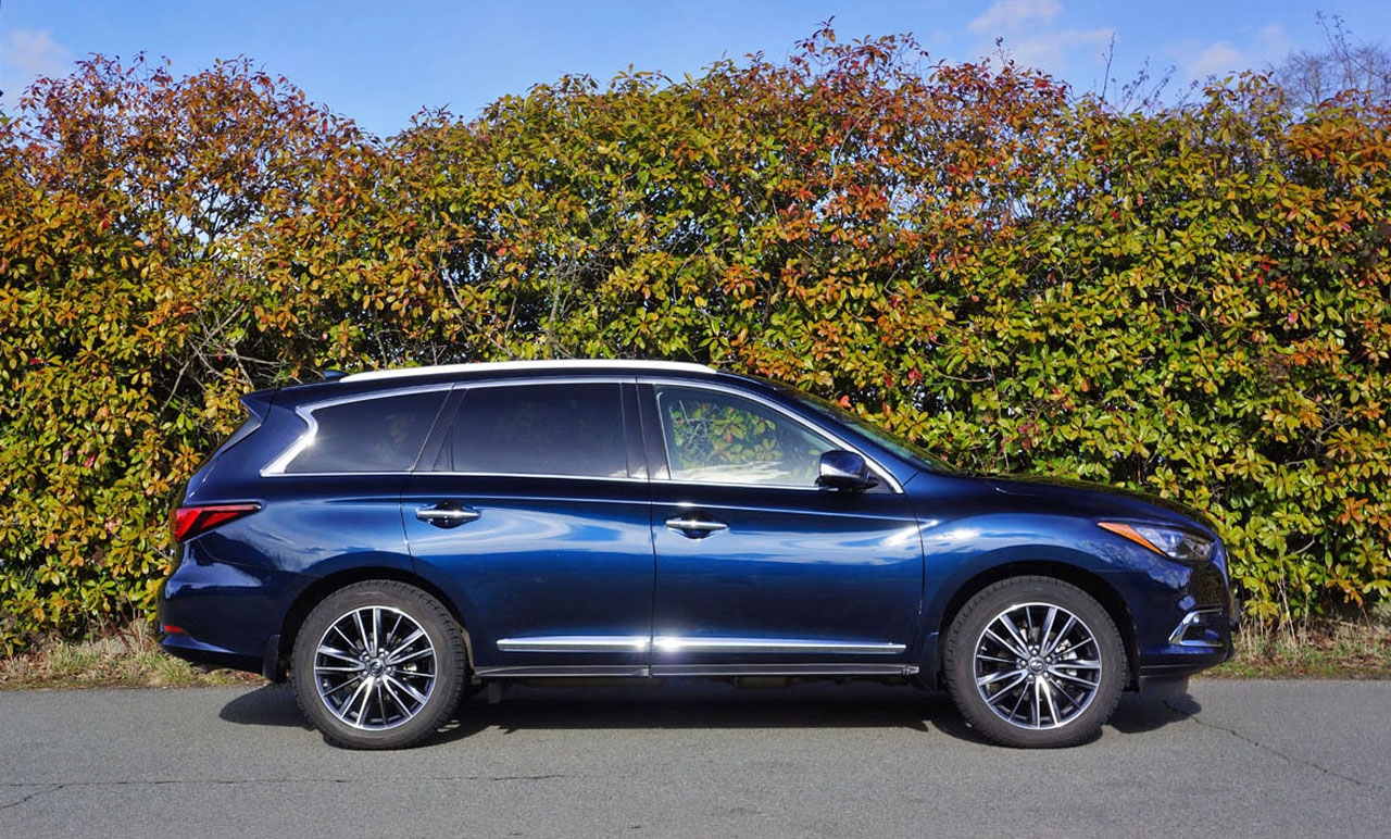 2017 Infiniti QX60 AWD Technology Road Test | The Car Magazine