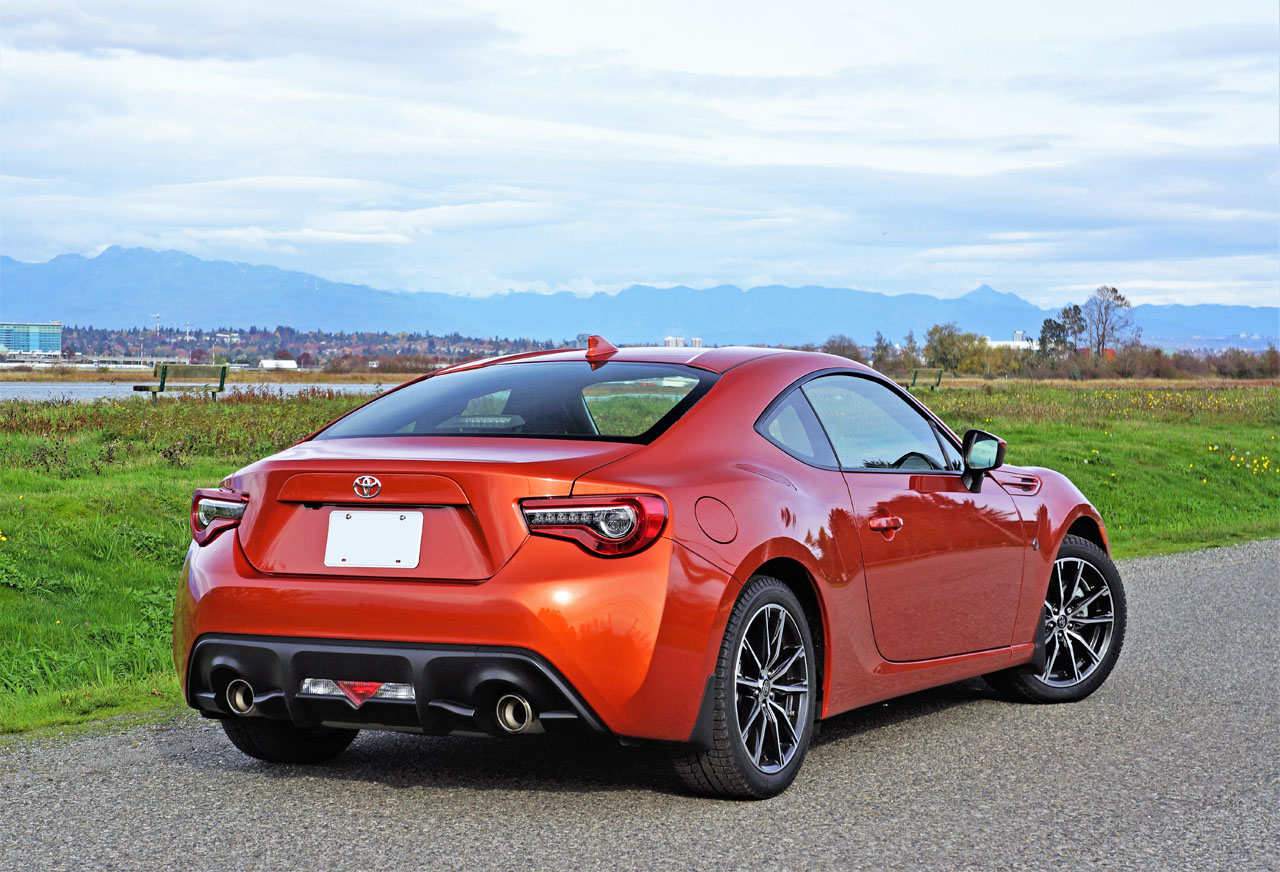 2017 Toyota 86 Road Test | The Car Magazine