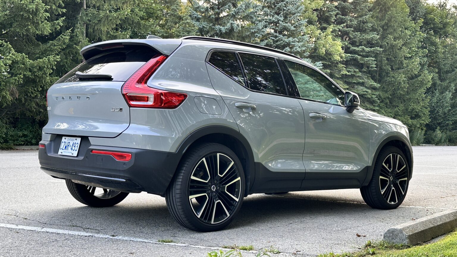 2024 Volvo XC40 B5 Road Test and Review | The Car Magazine